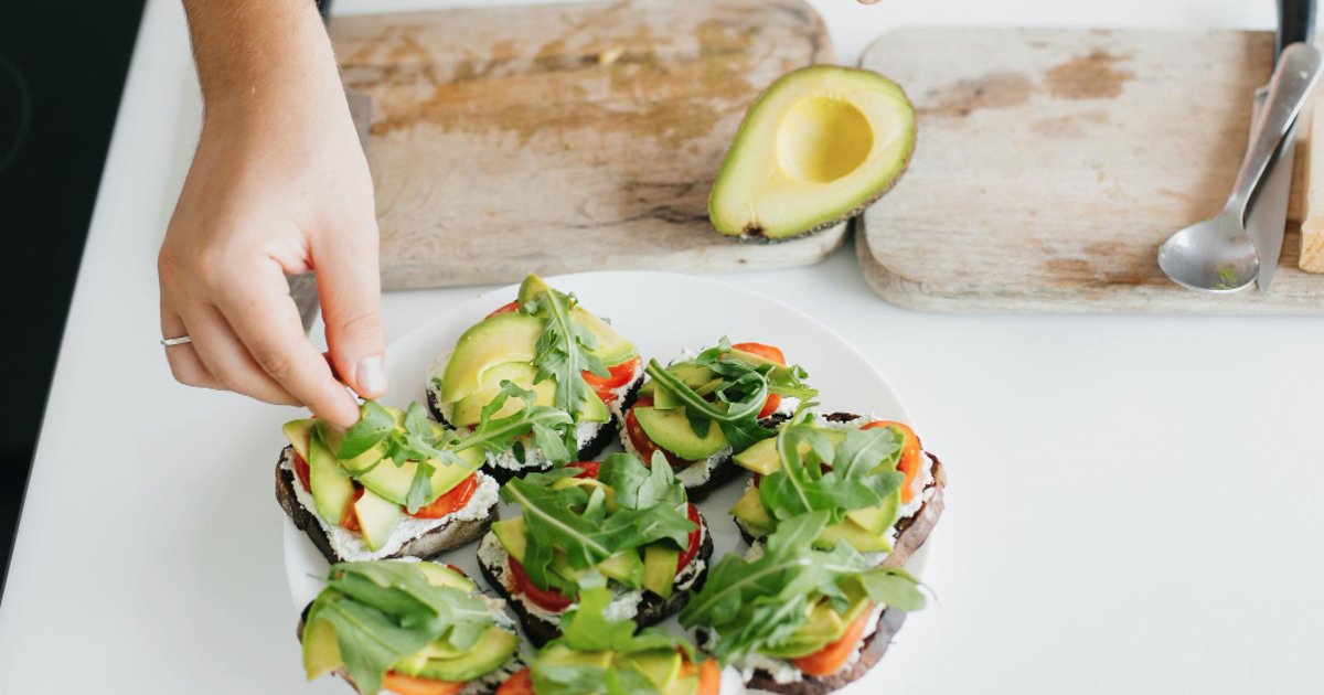 The Keto Diet: a guide to the benefits, risks and success of following ...